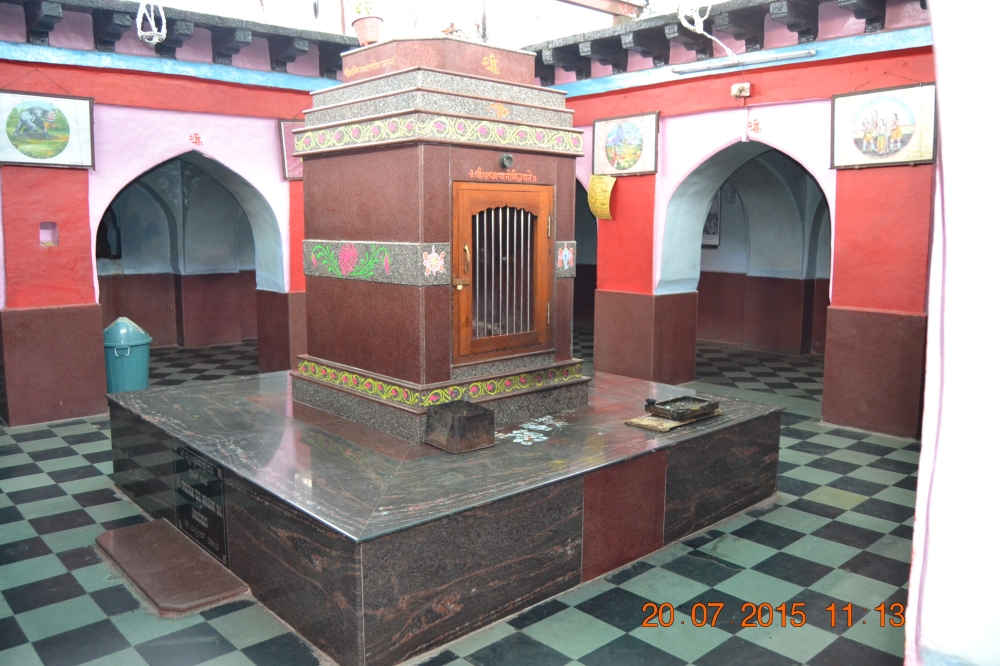 WhatsApp Facebook Twitter LinkedIn Email